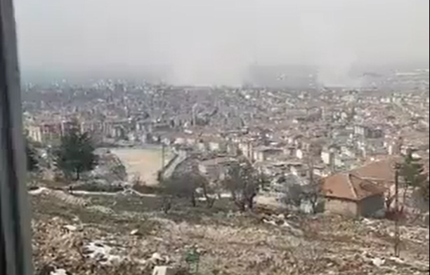 PRVI SNIMCI DANAŠNJEG ZEMLJOTRESA U TURSKOJ! Na ulicama vladala opšta panika, nekoliko zgrada se ...