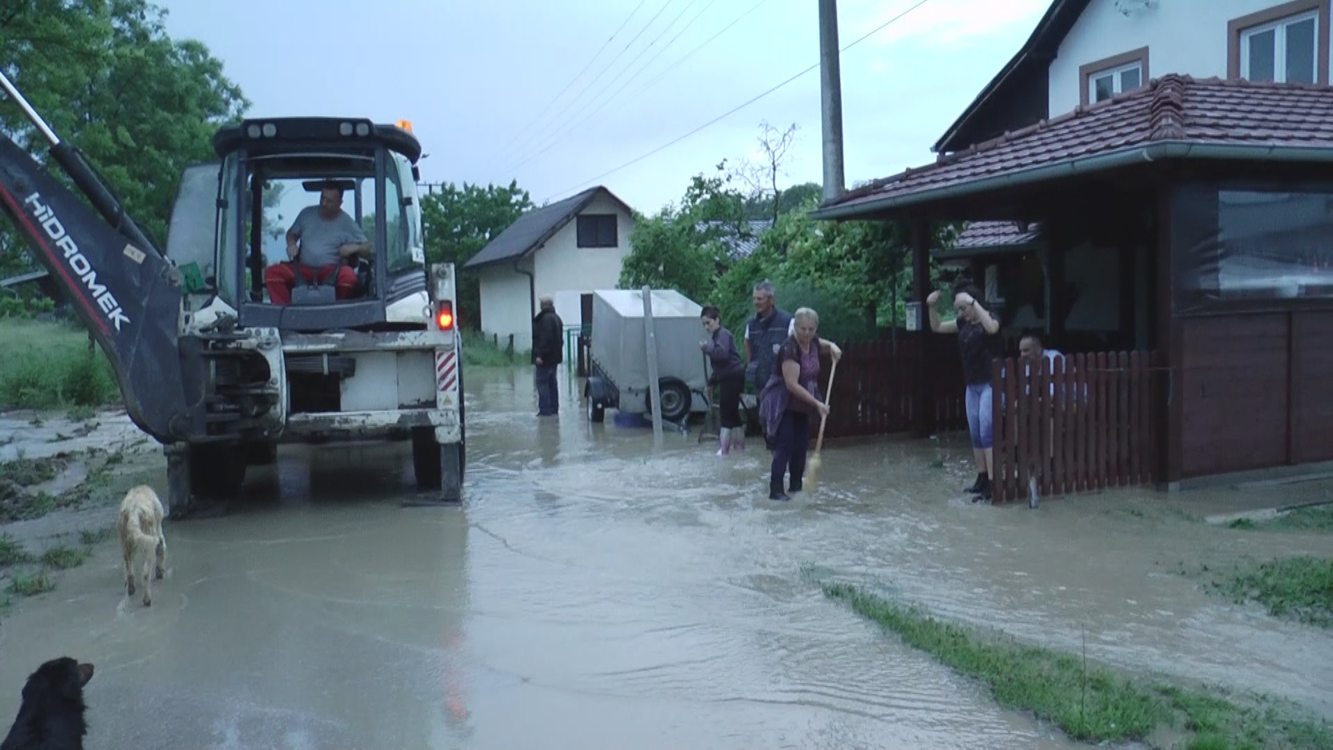 MANASTIR TRNAVA ODBRANJEN OD VODENE BUJICE Reka i potoci na teritoriji ...